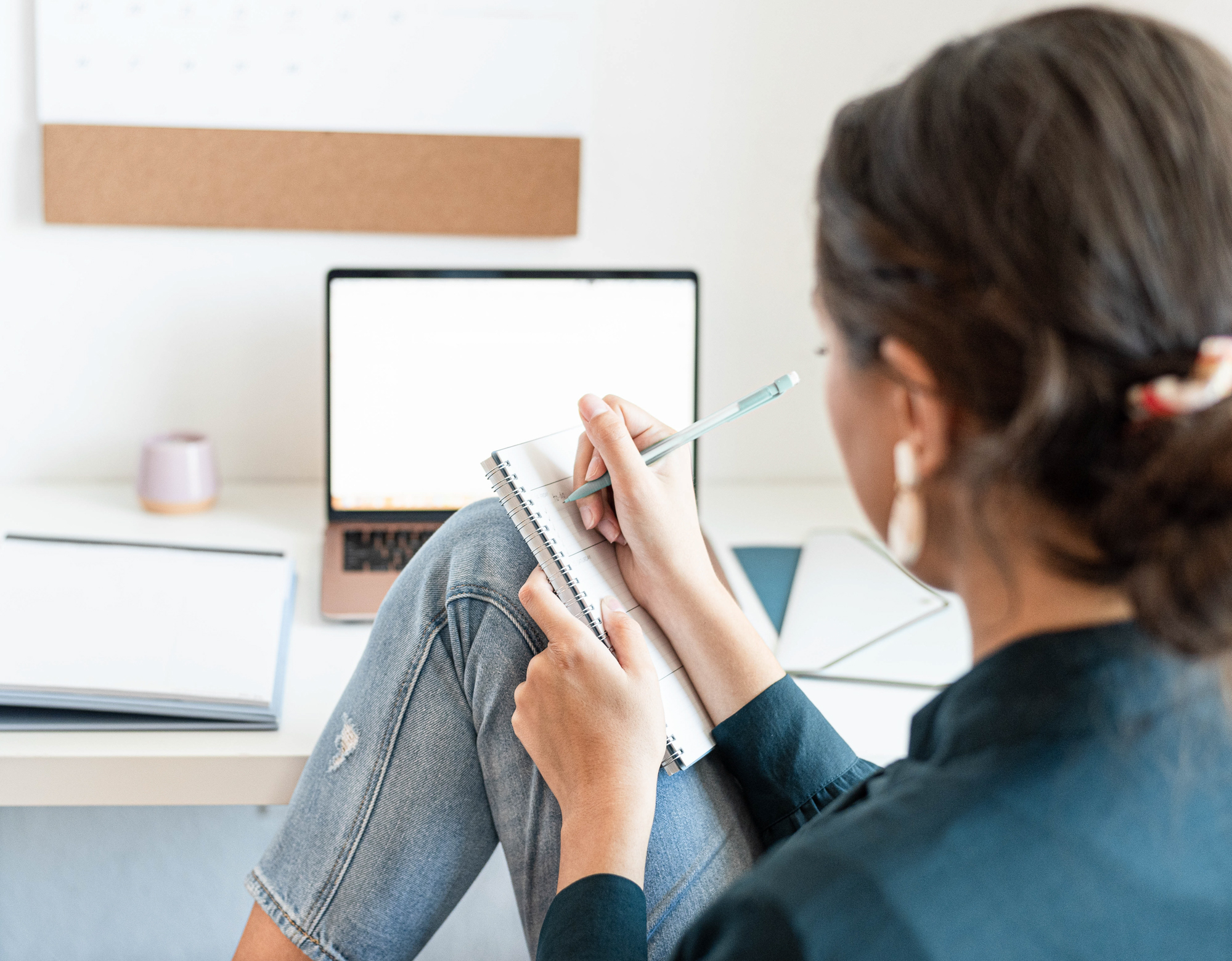 Become a Virtual Assistant and Make Money from Home - Gogo Mama